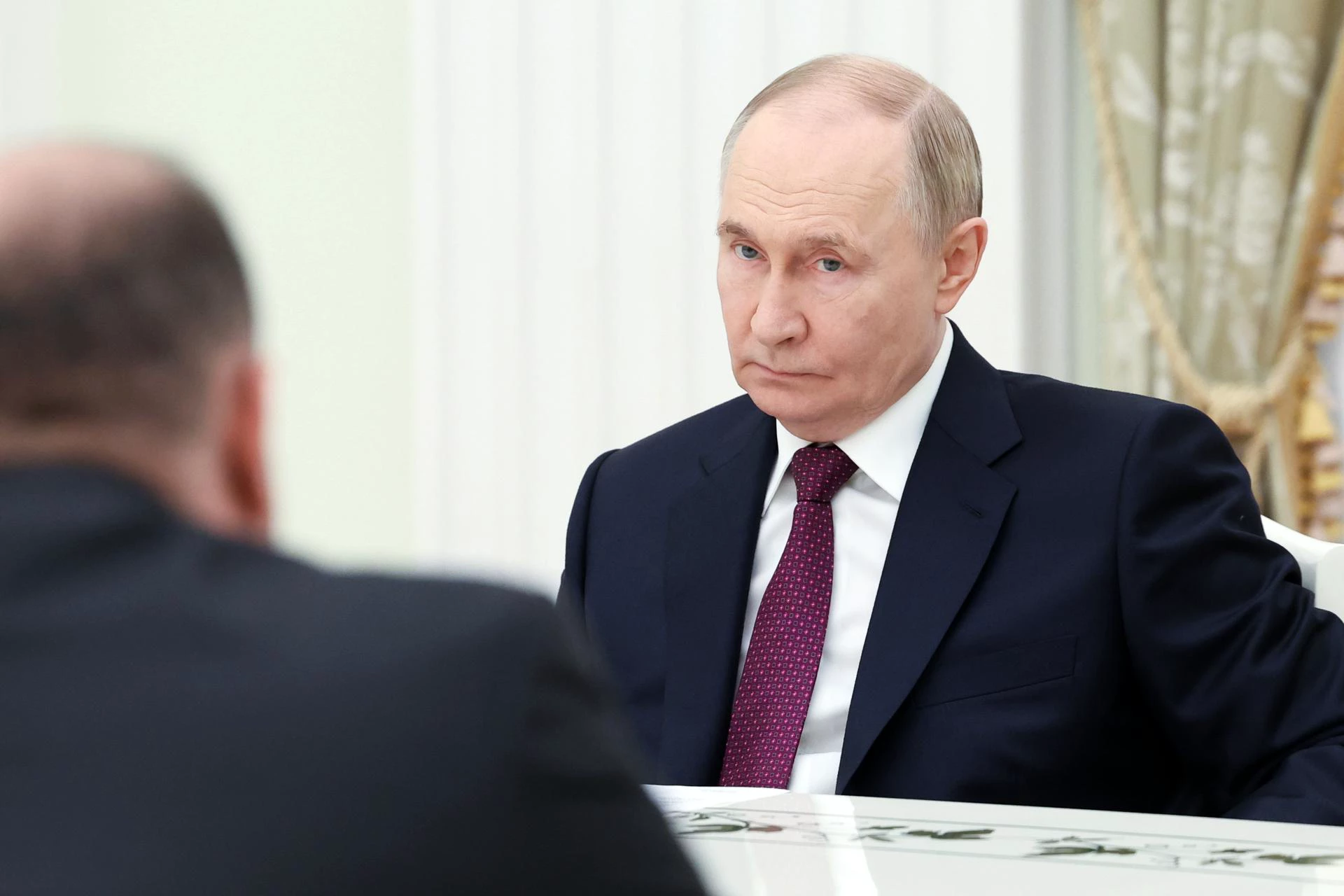 Investigação aponta que Putin teria se encontrado com modelo de 17 anos ...